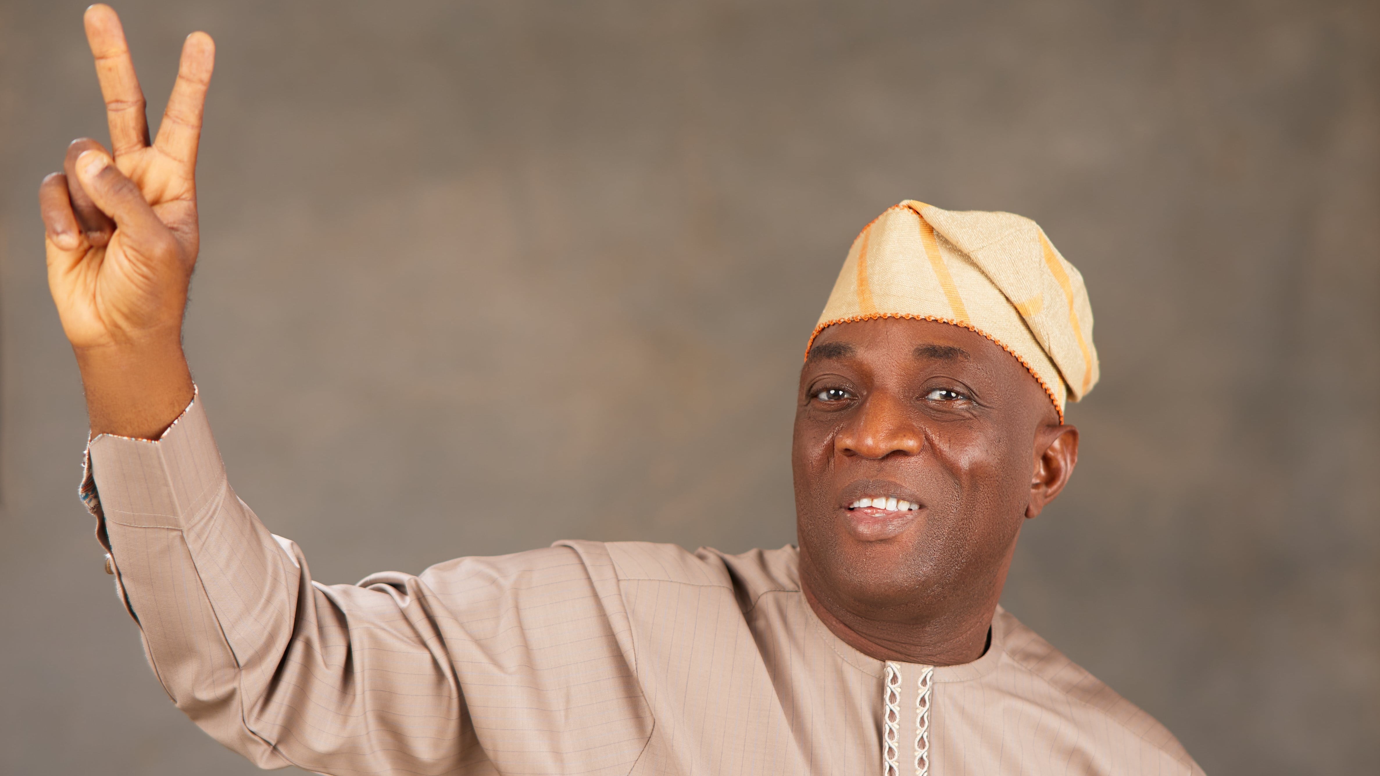 Dr. Yunus Akintunde | OYO Central Senatorial District | Biography